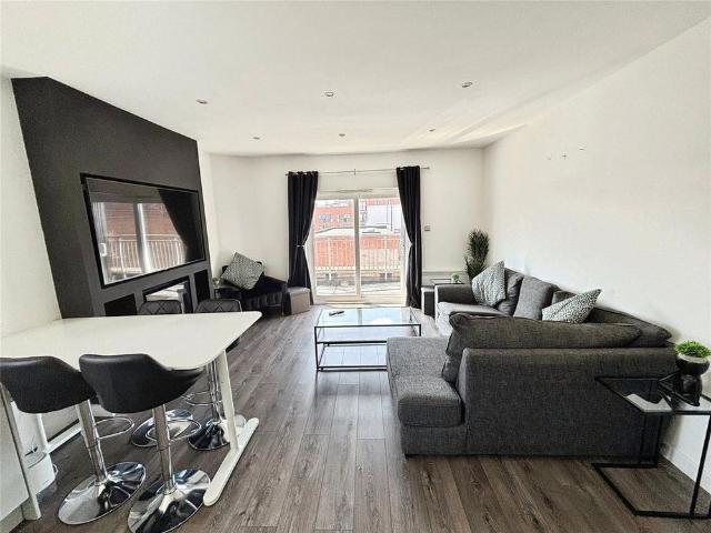 2 bedroom penthouse to rent