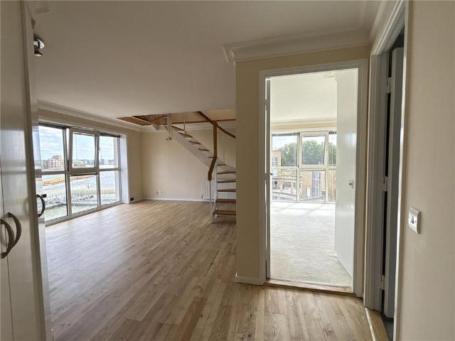 2 bedroom penthouse to rent