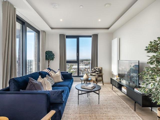 2 bedroom penthouse to rent