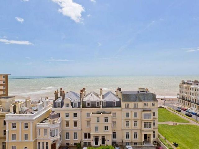 2 bedroom penthouse to rent