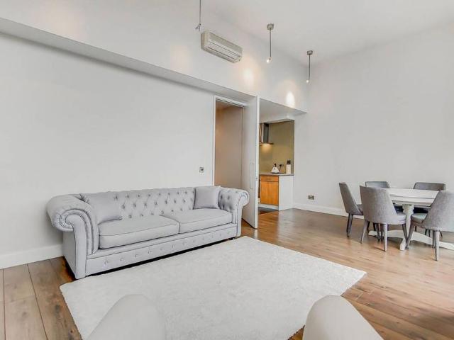 2 bedroom penthouse to rent