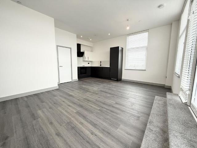 2 bedroom penthouse to rent