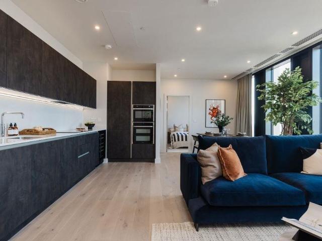 2 bedroom penthouse to rent