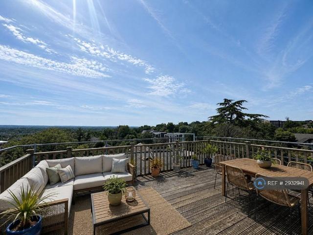 2 bedroom penthouse to rent