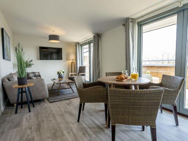 2 bedroom penthouse to rent