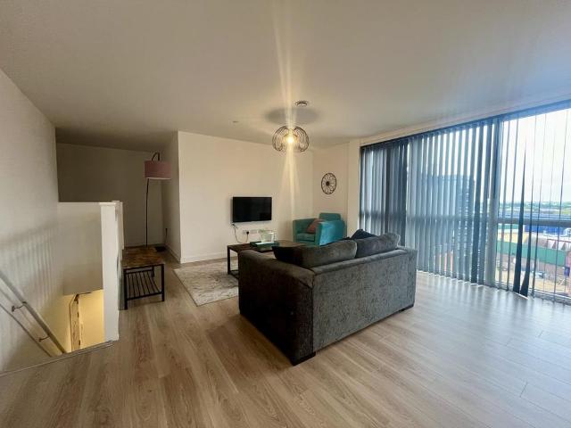 2 bedroom penthouse to rent