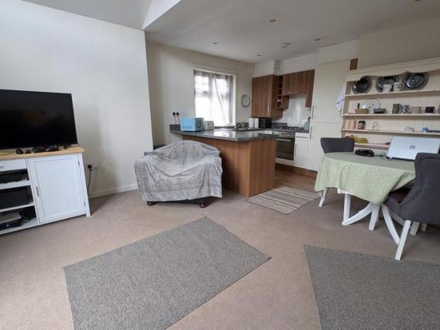2 bedroom penthouse to rent