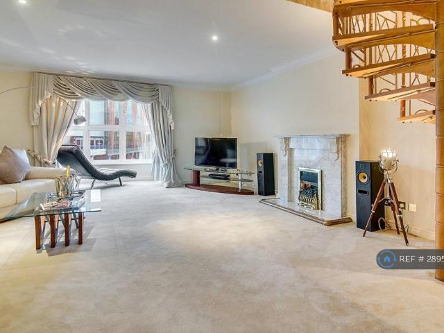 2 bedroom penthouse to rent