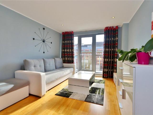 2 bedroom penthouse to rent