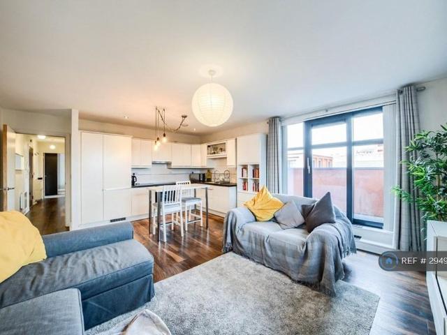 2 bedroom penthouse to rent