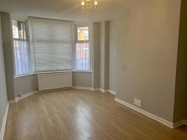 2 bedroom penthouse to rent
