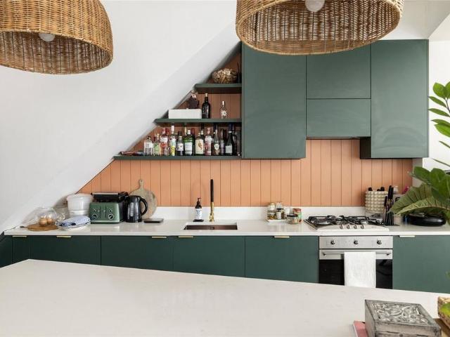 2 bedroom penthouse to rent