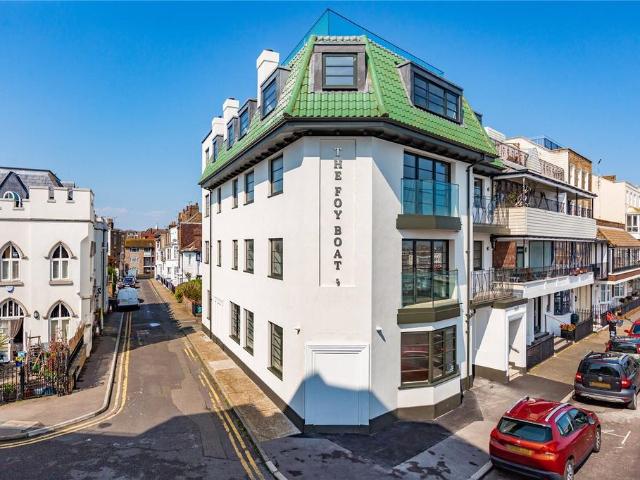 2 bedroom penthouse to rent