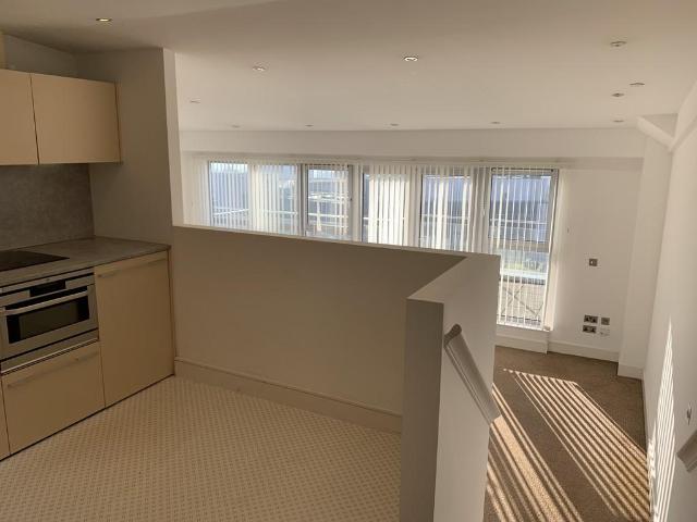 2 bedroom penthouse to rent