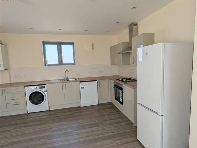 2 bedroom penthouse to rent