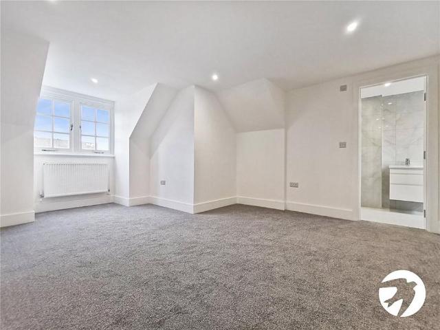 2 bedroom penthouse to rent
