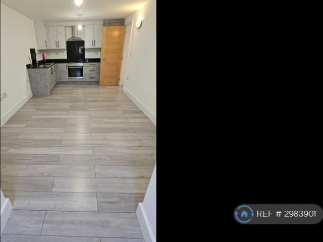 2 bedroom penthouse to rent