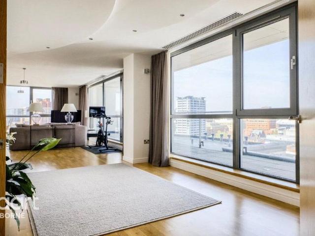 2 bedroom penthouse to rent