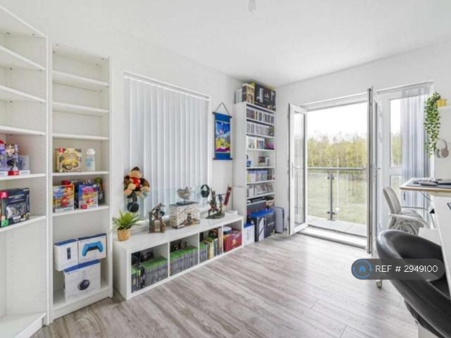 2 bedroom penthouse to rent