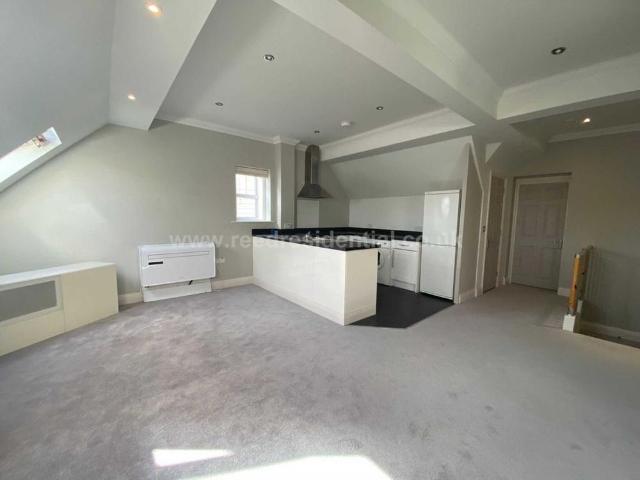 2 bedroom penthouse to rent