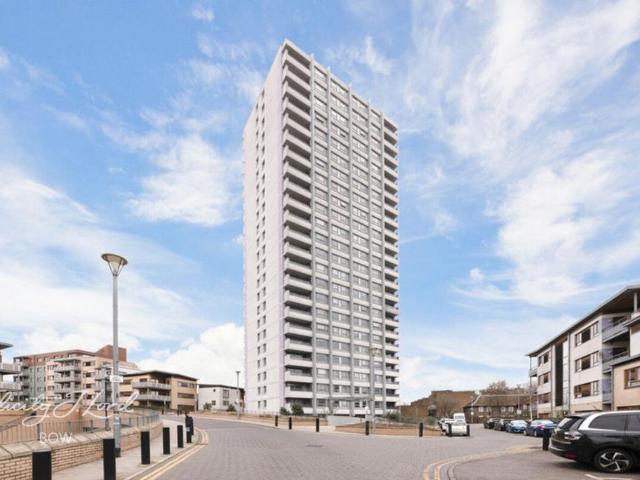 2 bedroom penthouse to rent