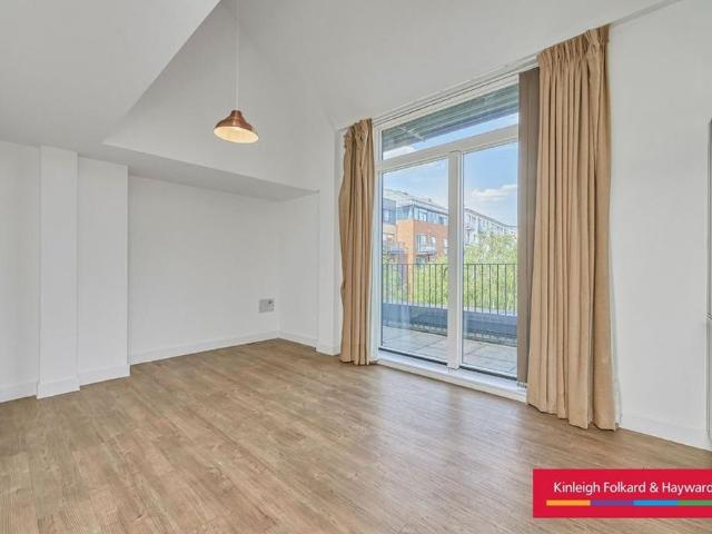 2 bedroom penthouse to rent
