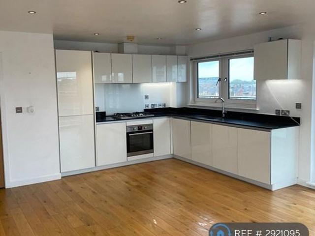 2 bedroom penthouse to rent