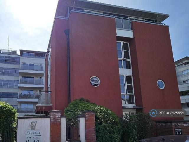 2 bedroom penthouse to rent