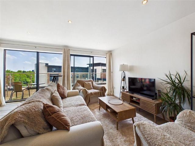 2 bedroom penthouse to rent