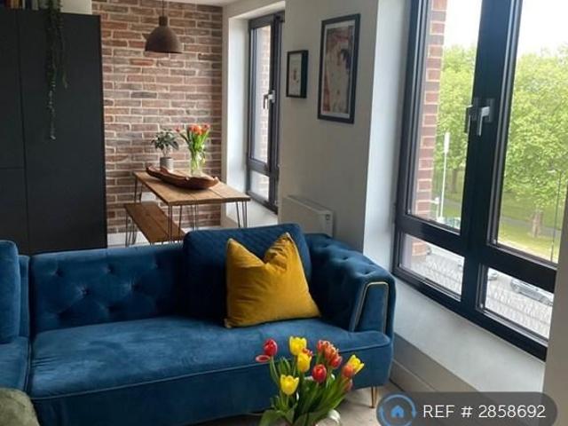 2 bedroom penthouse to rent