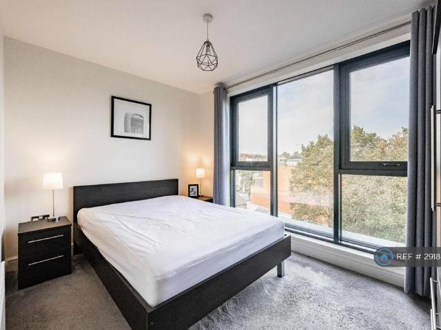 2 bedroom penthouse to rent