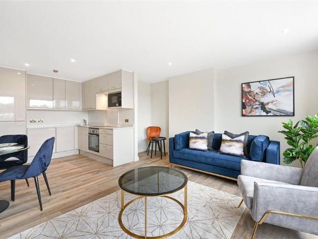 2 bedroom penthouse to rent