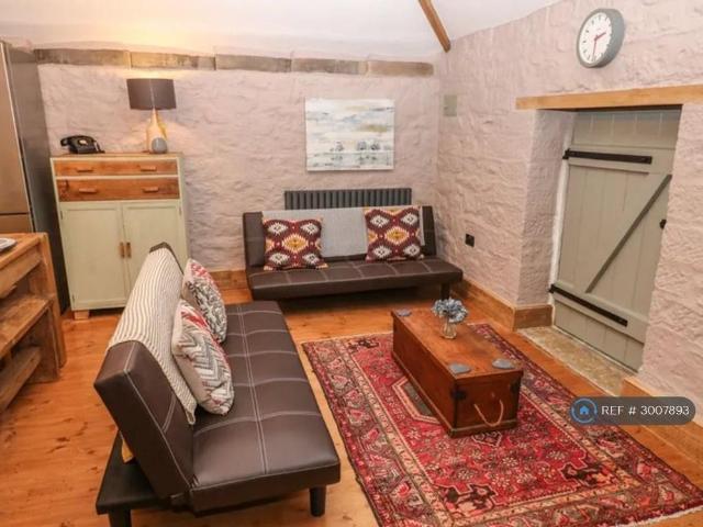 2 bedroom penthouse to rent
