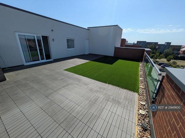 2 bedroom penthouse to rent