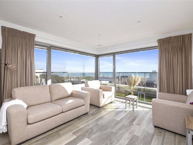 2 bedroom penthouse to rent