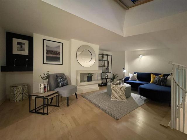 2 bedroom penthouse to rent
