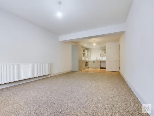 2 bedroom penthouse to rent