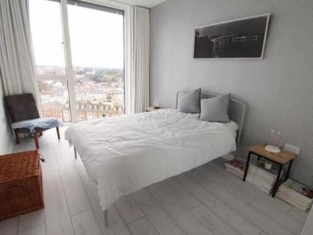2 bedroom penthouse to rent