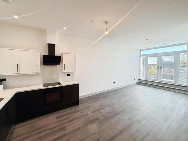 2 bedroom penthouse to rent