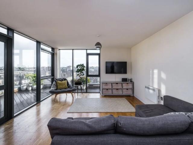 2 bedroom penthouse to rent