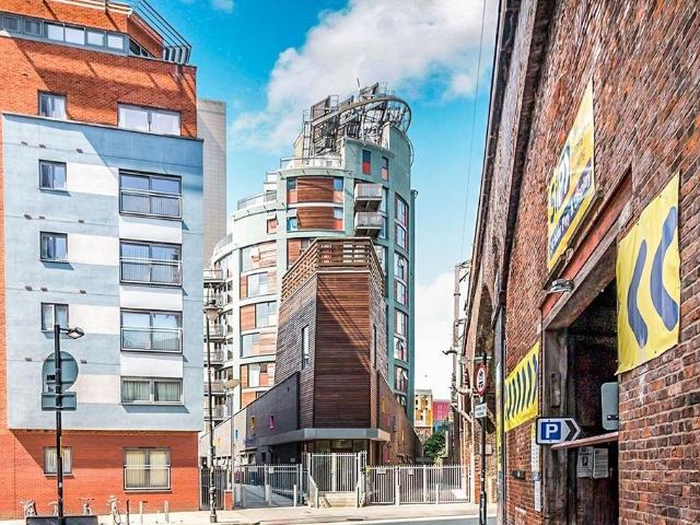 2 bedroom penthouse to rent
