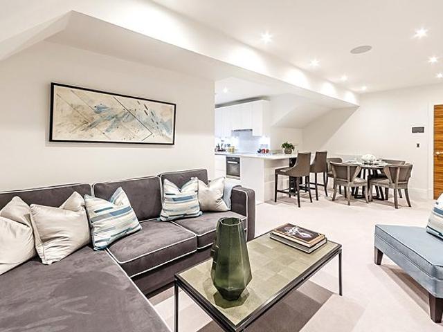 2 bedroom penthouse to rent