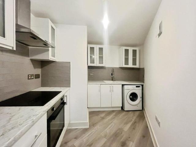 2 bedroom penthouse to rent