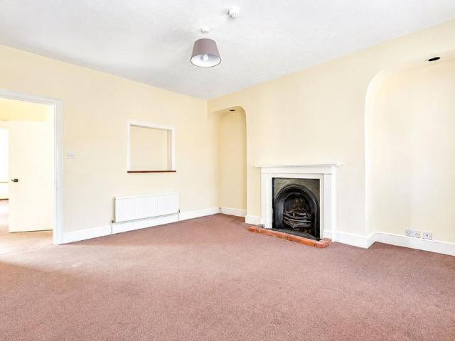 2 bedroom penthouse to rent