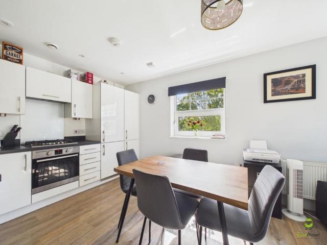 2 bedroom penthouse to rent