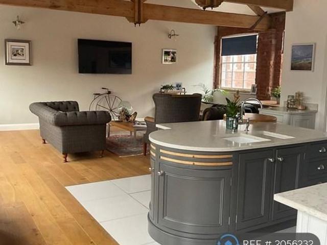 2 bedroom penthouse to rent