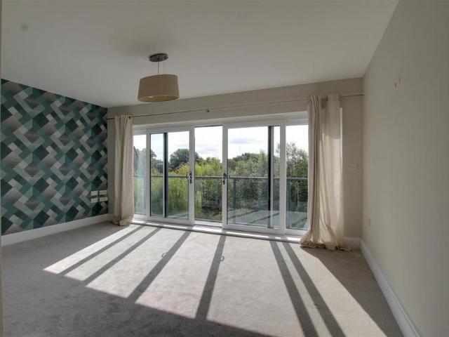 2 bedroom penthouse to rent