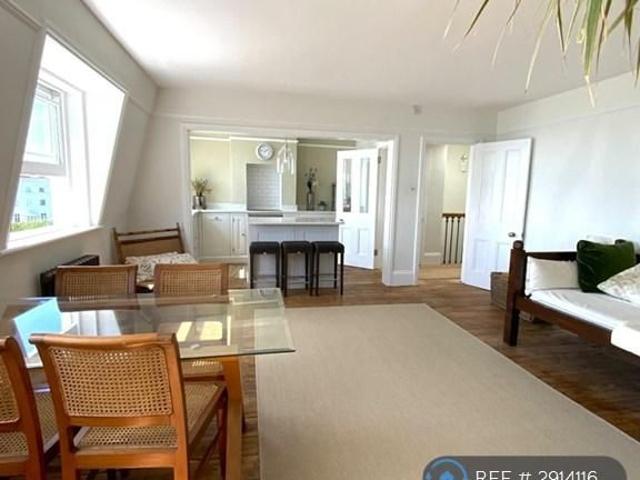 2 bedroom penthouse to rent