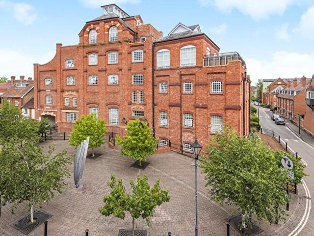 2 Bedroom Penthouse To Rent In Coopers Lane, Abingdon, OX14