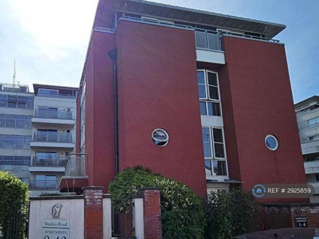 2 Bedroom Penthouse To Rent In Watkin Road, Leicester, LE2